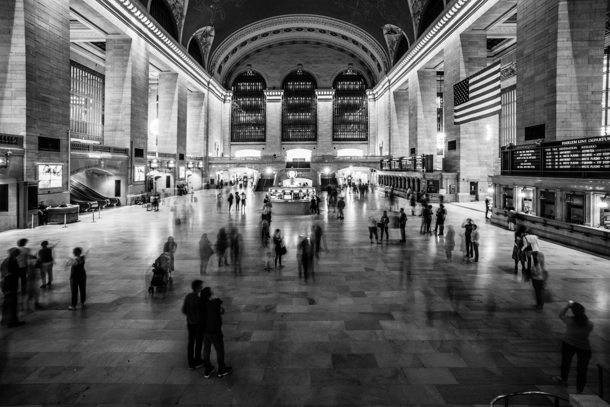 Street Photography: Tips, Techniques And Gear | Swiss Photo Club Blog